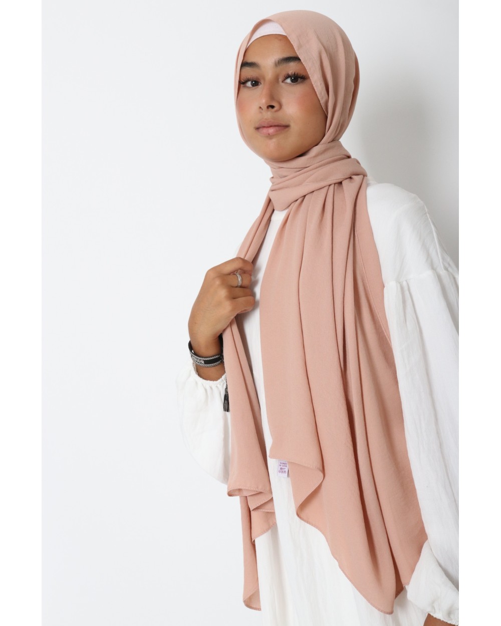Dellys crinkled muslin hijab Color pink mole Color pink mole